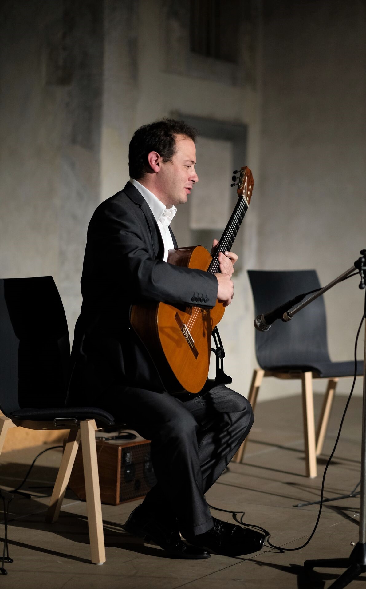 Featured Artist and Interview – Daniel Schatz – Six String Journal