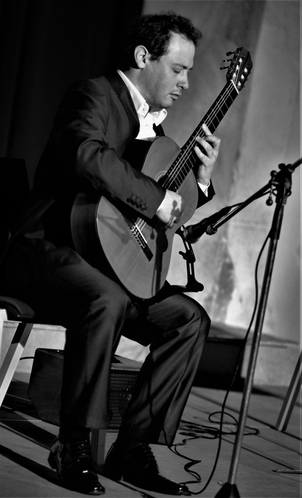 Featured Artist and Interview – Daniel Schatz – Six String Journal